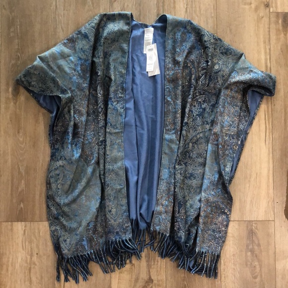 Chico's | Accessories | Nwt Chicos Reversible Shawlwrap | Poshmark
